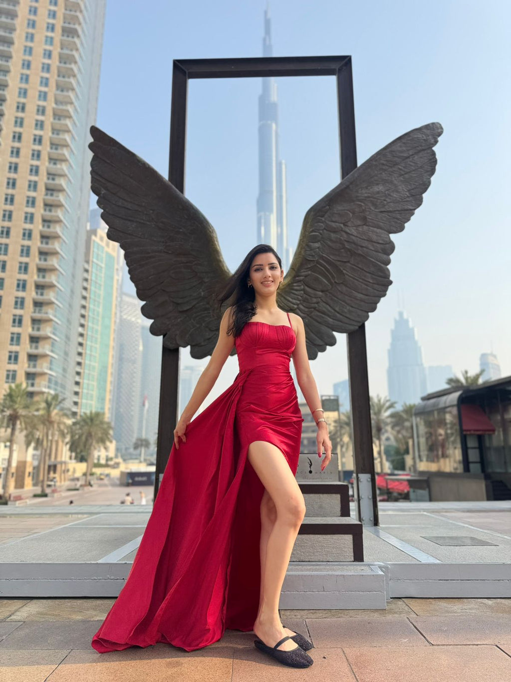 Timeless perfection - red satin gown – Kostume County
